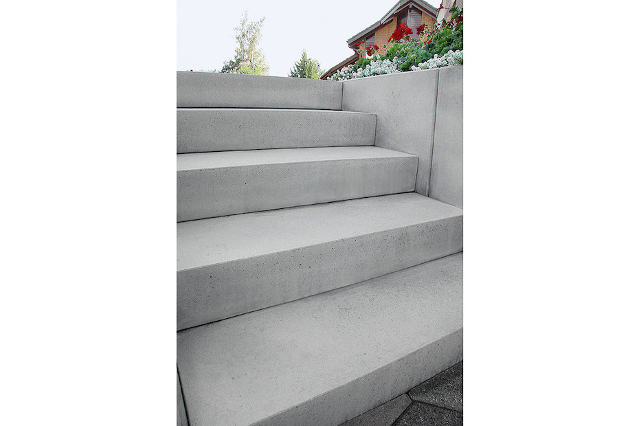 Beton Blockstufe Grau | 50 × 35 × 15 cm kaufen bei JUMBO